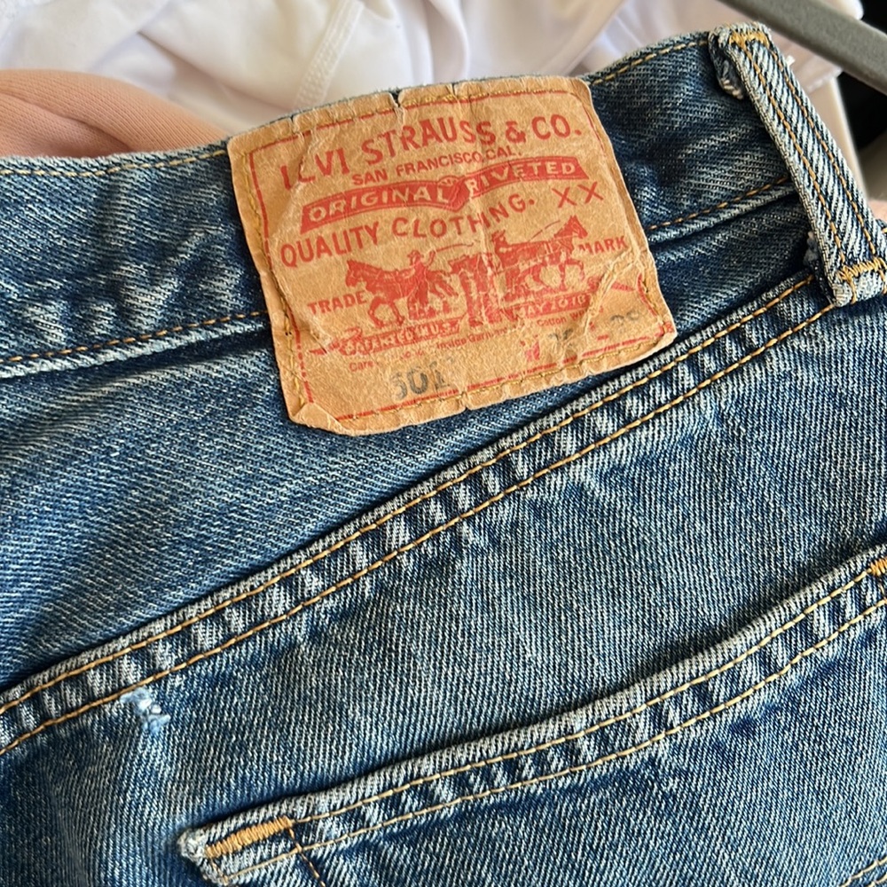 Authentic Vintage Levi Jeans - Gem